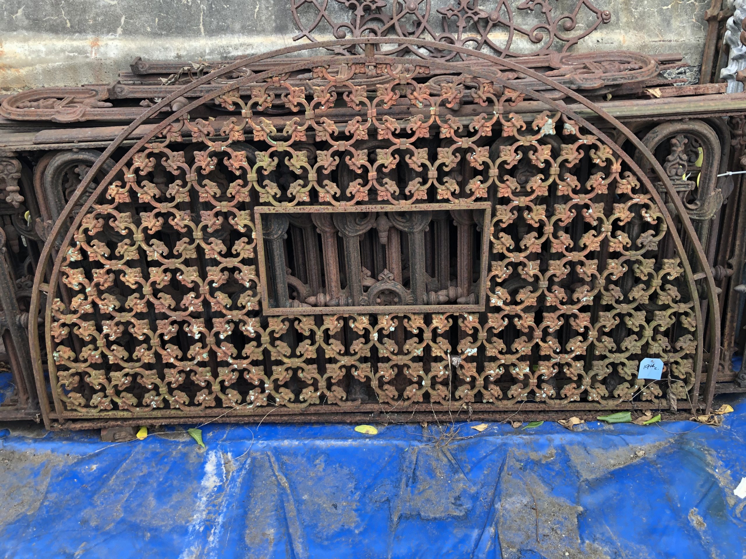 Cast iron half circle arch - Aardvark Antiques